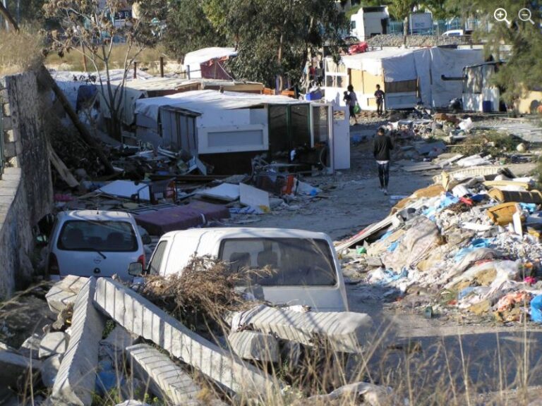 Λιμάνι Πειραιά: Απαράδεκτες εικόνες στον αρχαιολογικό χώρο της ...